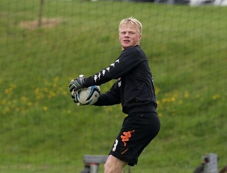 Jonathan Mitchell, cedido al Luton Town