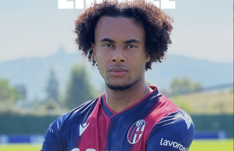 El Bologna hace oficial la llegada de Zirkzee