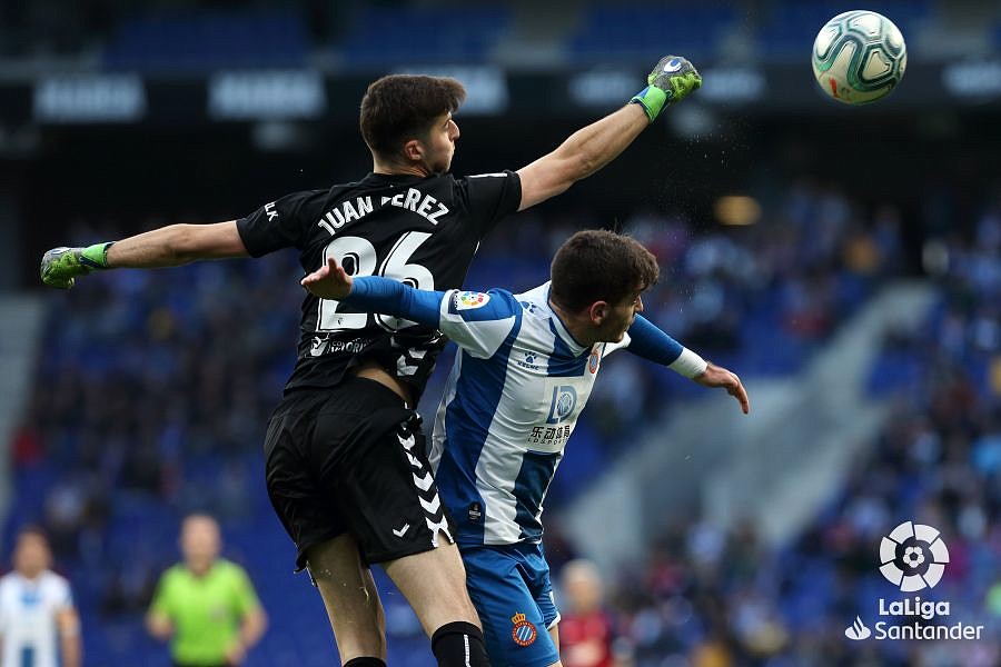 La "semana redonda" de Juan Pérez: renovación y debut