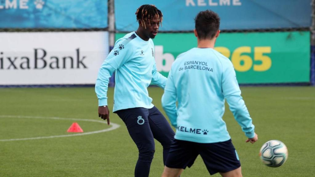 El debut de Soni mueve el árbol de la delantera