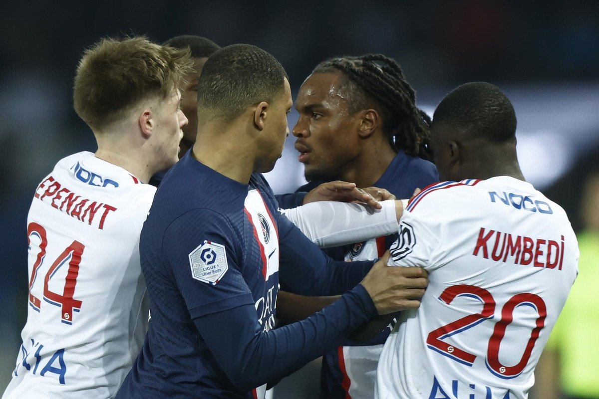 Profil Saël Kumbedi, Olympique Lyonnais: infos, articles, matchs et ...