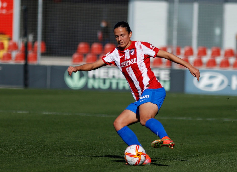 Amanda Frisbie, operada con éxito de su rodilla izquierda