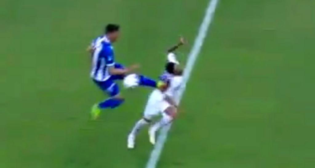 ¡Tremenda patada voladora en la Segunda Brasileña!