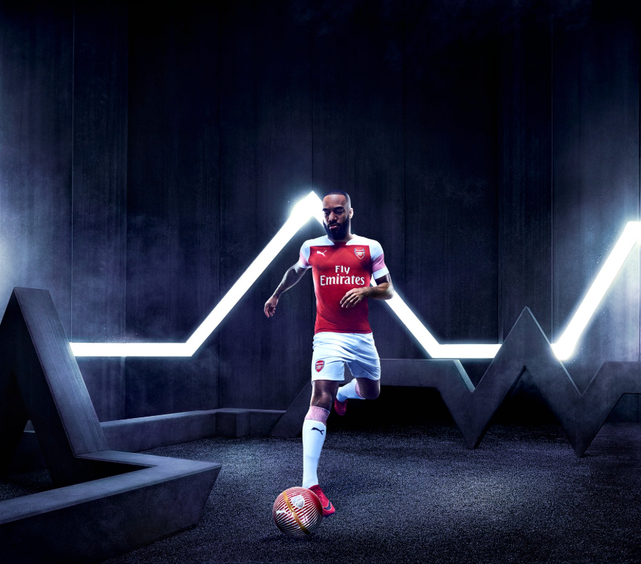 El Arsenal presentó su nueva camiseta y cambios de dorsales