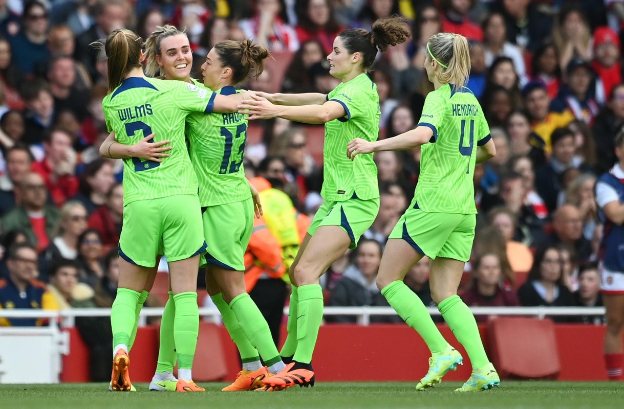 El Wolfsburgo fulmina al Arsenal y definirá el título ante el Barça