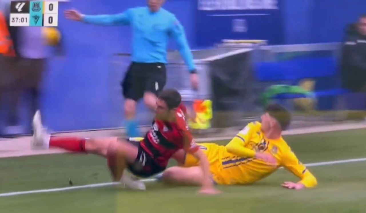 Espeluznante lesión de Javi Martón: se rompió el peroné