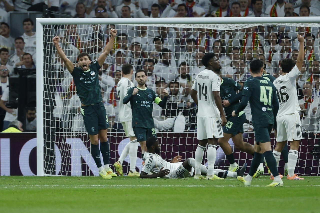 Man City edge Real Madrid to leave Alonso on brink