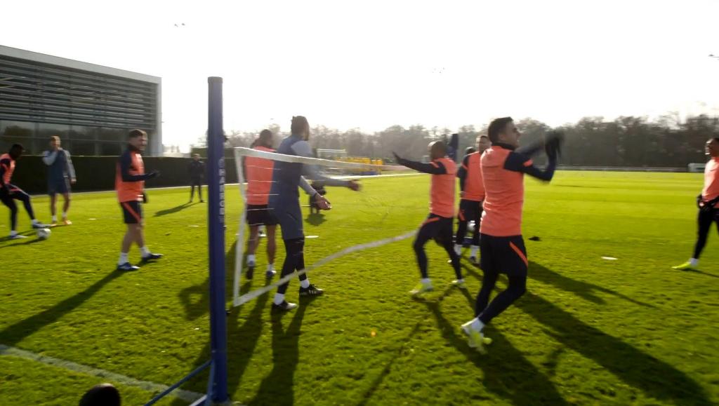 VÍDEO: el Tottenham se 'pica' jugando al fútbol-tenis