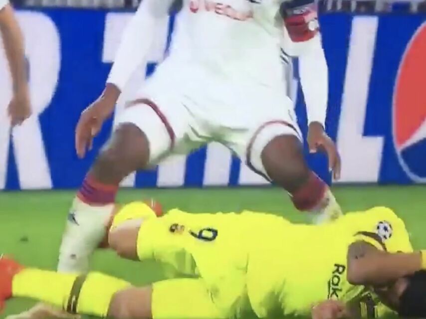 La simulation grotesque de Suarez qui fait le tour des réseaux