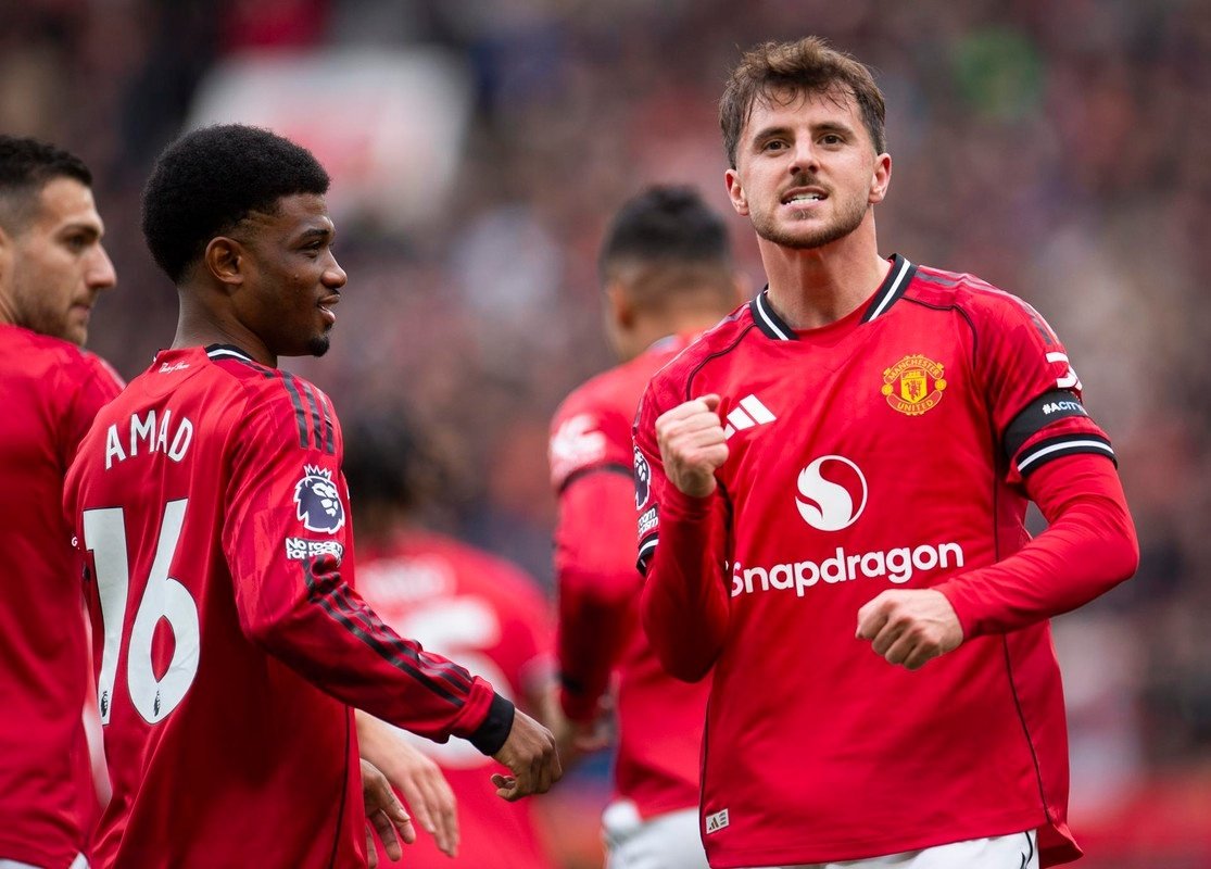 Manchester United : Carrick confirme les forfaits de Mason Mount et De ...