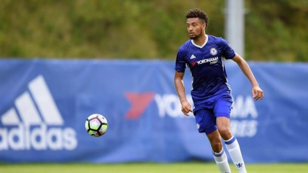 El impresionante récord de Hector en Europa: ¡13 cesiones!