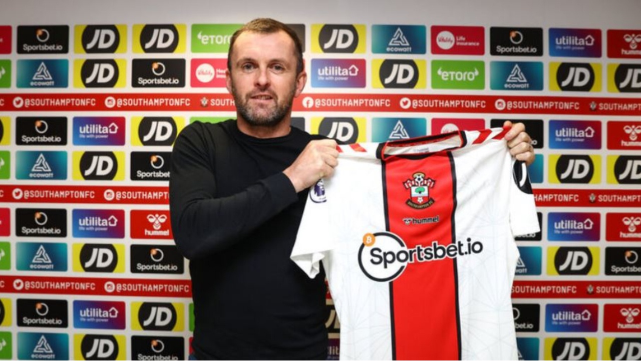 Nathan Jones deja el Luton Town y ficha por el Southampton