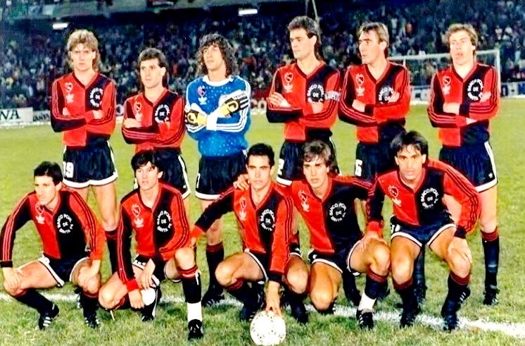 30 años del debut de Batistuta como profesional