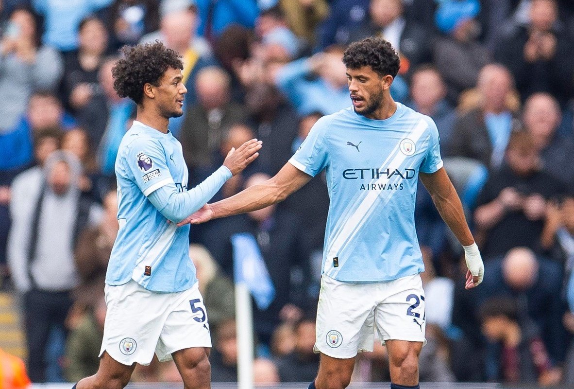 Oscar Bobb set for potential move to Fulham amid Dortmund interest