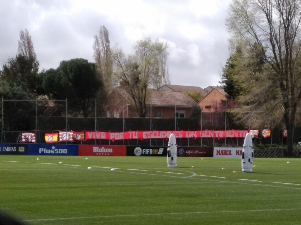 La lucha por el escudo llegó al entrenamiento del Atlético