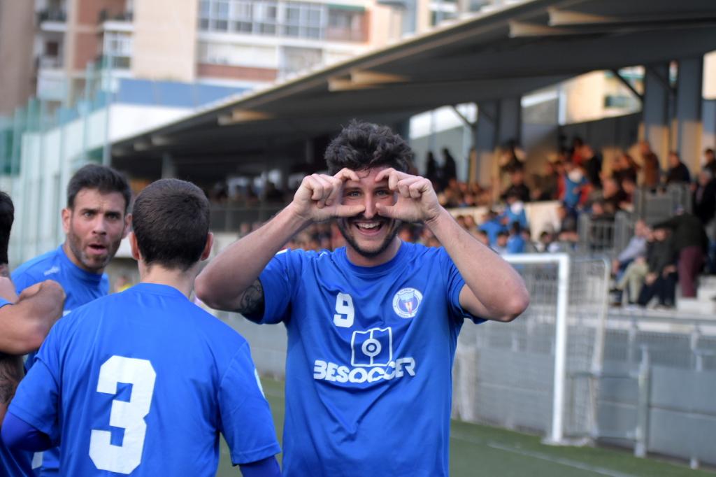 Pepe Capitán obsequia con los tres puntos a El Palo como regalo de Reyes