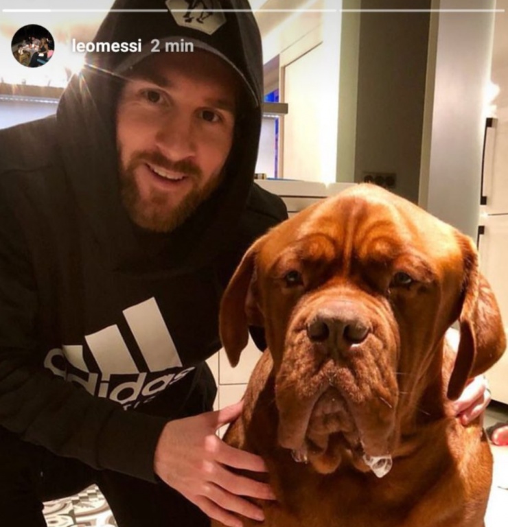 Messi pasó el día libre con sus hijos y su perrazo