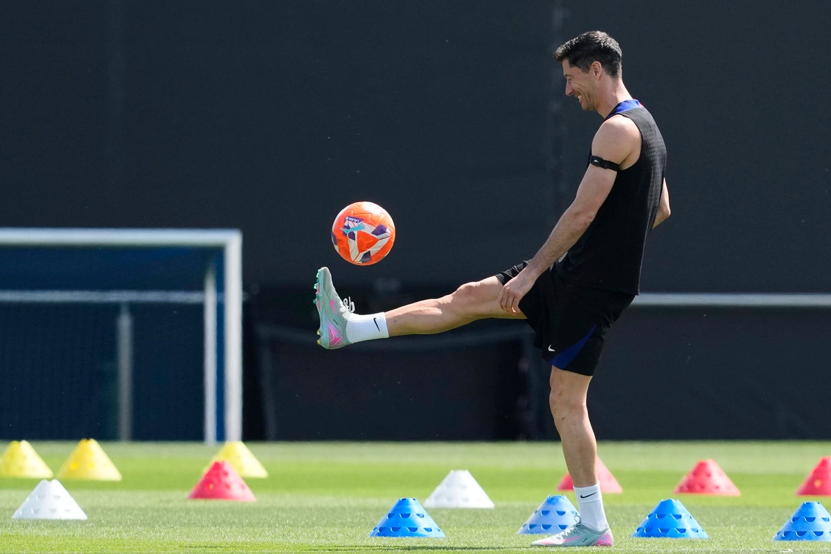 Lewandowski está fora do Gamper por lesão