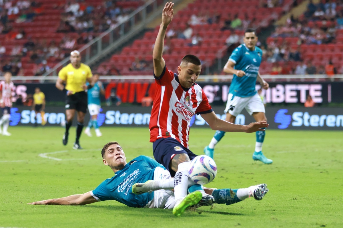 Mazatlán ahonda en la crisis de Chivas