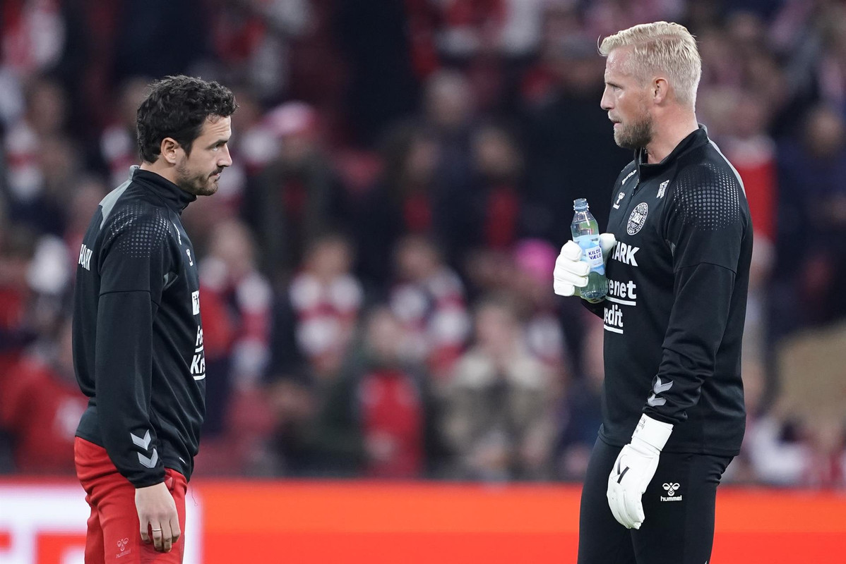 Schmeichel se arrepintió de su salida del Leicester
