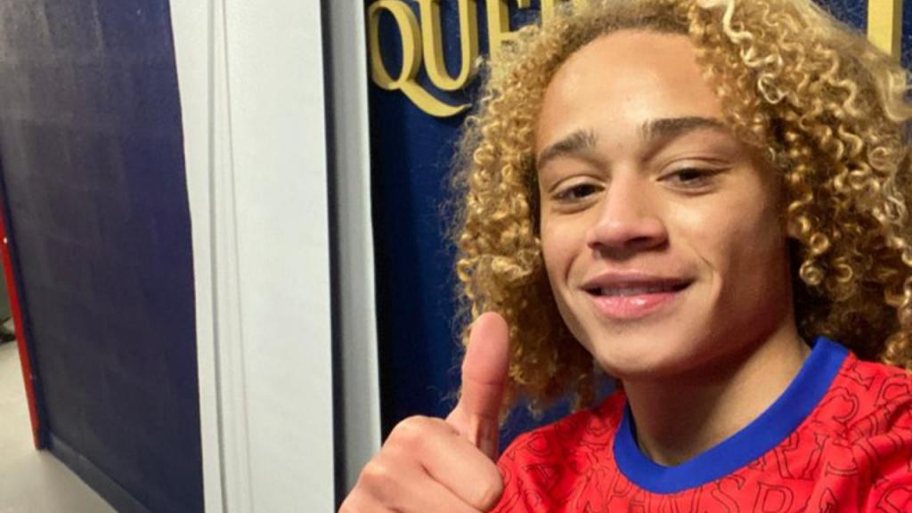 Xavi Simons, la gran joya de La Masia, debutó con el PSG