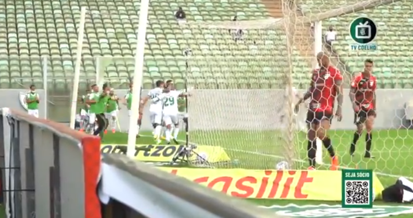 Zárate debutó y asistió a los cinco minutos