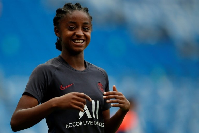 Laurina Fazer, milieu "solaire" aux faux-airs de "mini-Geyoro"