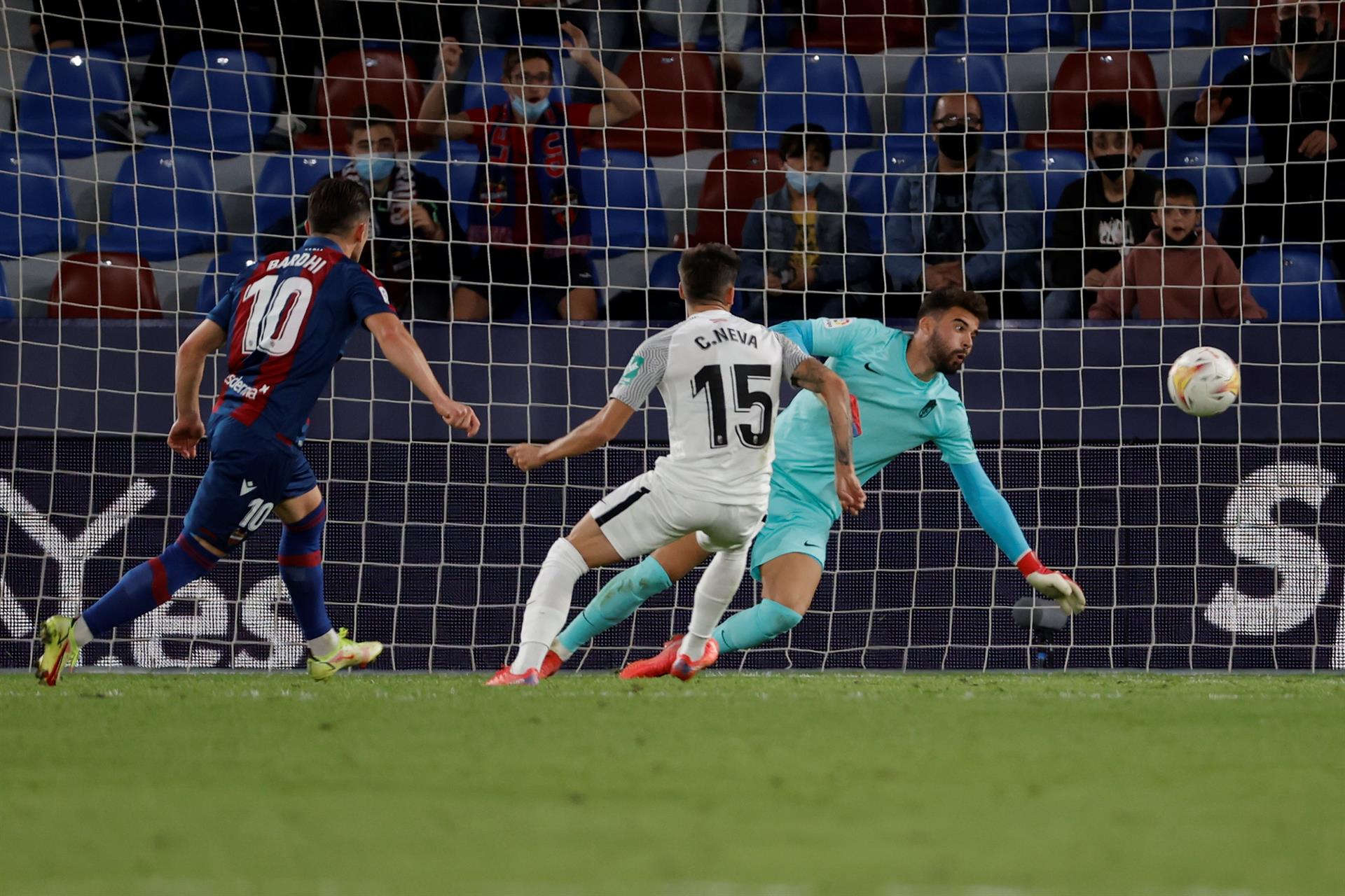 Los Cármenes, un campo fértil para el Levante en Primera