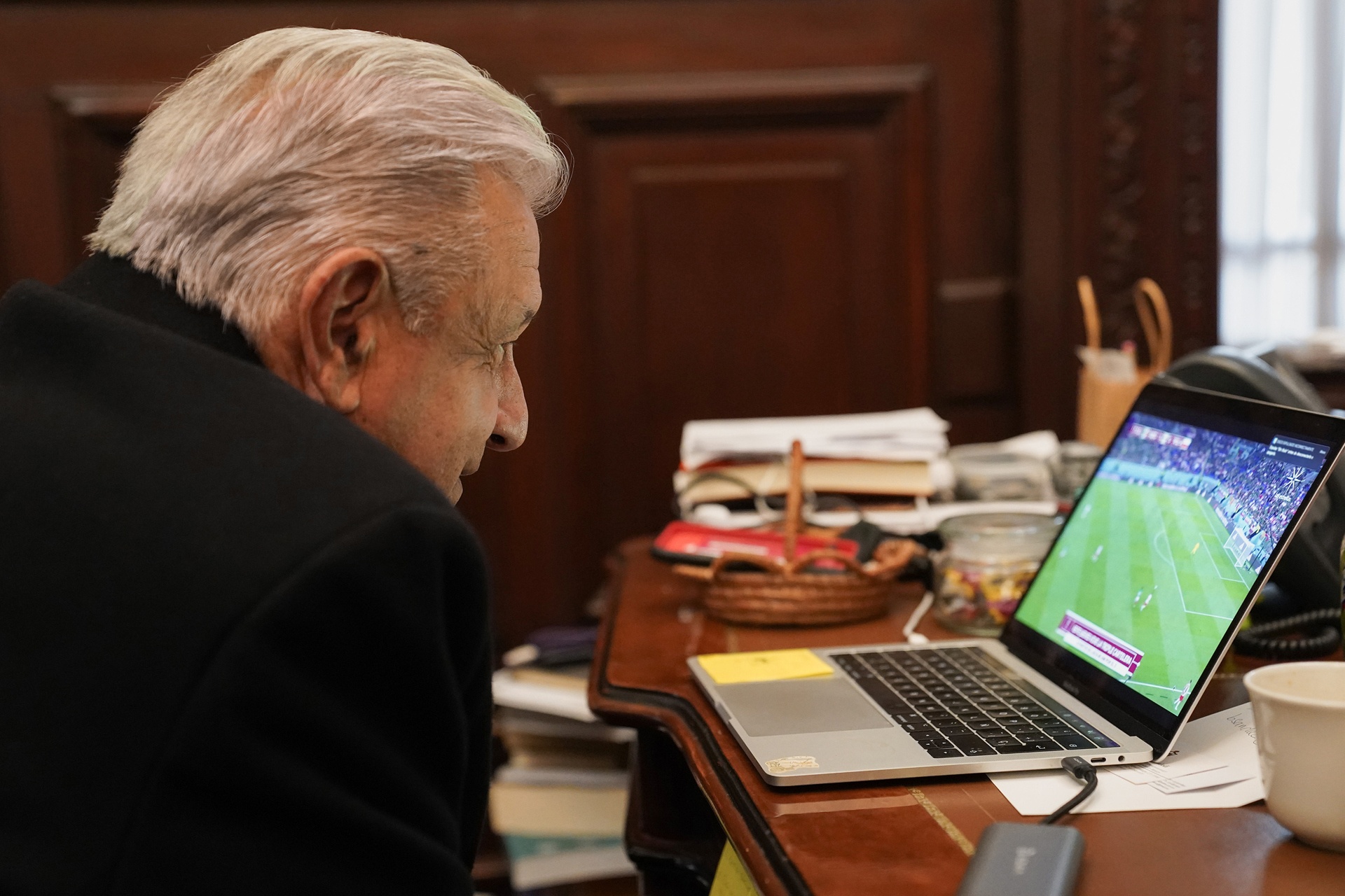 El presidente de México destacó la buena actuación de Ochoa pese al empate