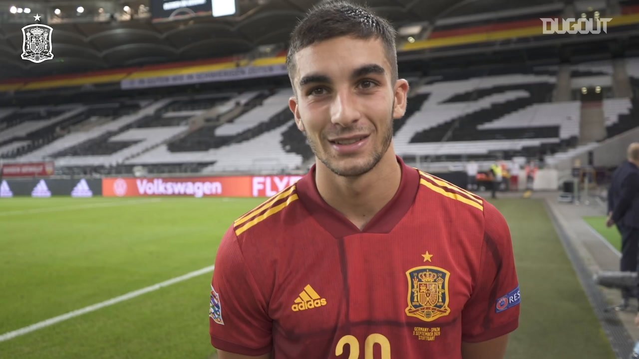 Ferran Torres promete "enmarcar" la camiseta de su debut