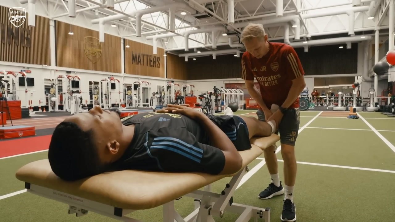 VÍDEO: vuelta al cole para el Arsenal