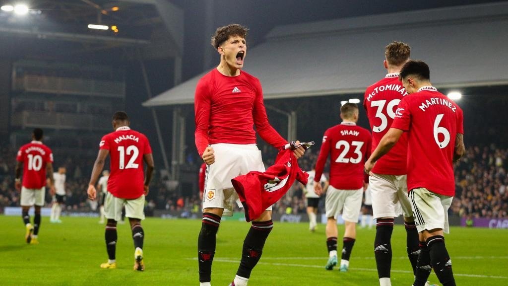 World Cup break 'a danger' for Garnacho, says Ten Hag