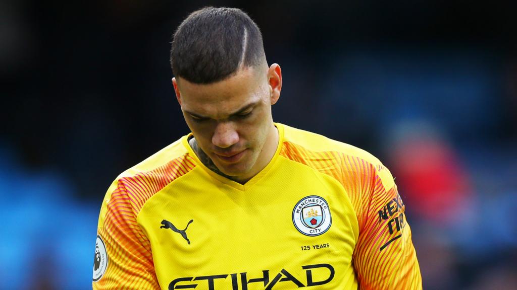 Ederson falha duas vezes no derby de Manchester e vai do céu ao inferno