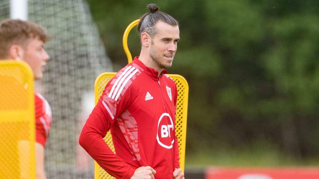 Bale 'fit and ready to go' for Wales at World Cup after injury concerns